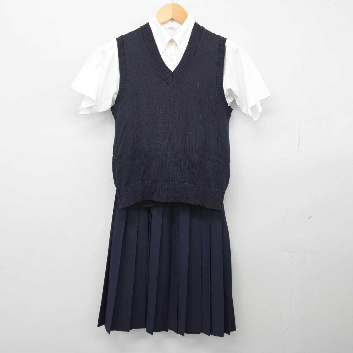 【中古制服】兵庫県 須磨学園高等学校 女子制服 4点（ニットベスト・シャツ・スカート・スカート）sf026566【リサイクル学生服】 中古