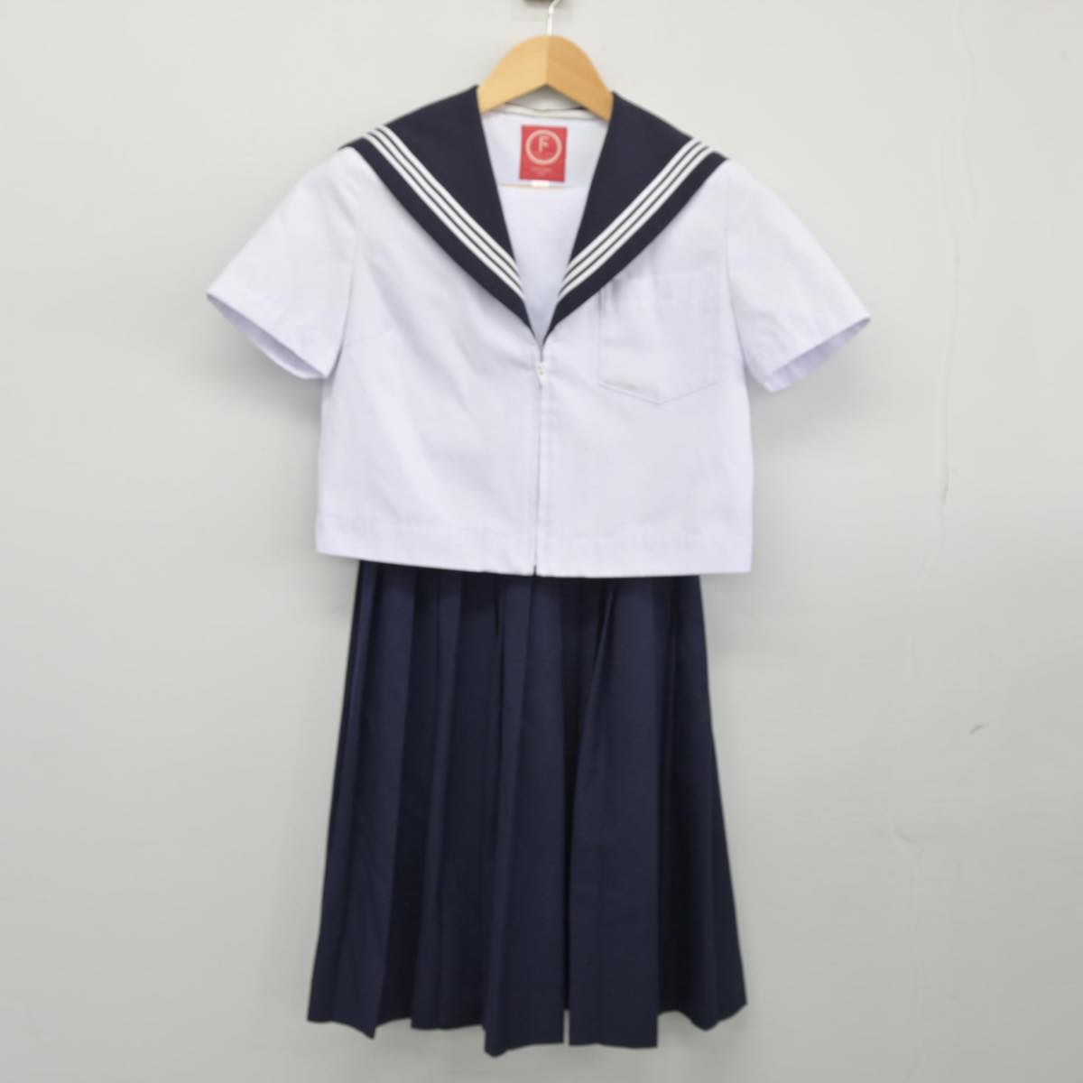 【中古制服】愛知県 一宮市西成東部中学校 女子制服 2点(セーラー服・スカート)sf026621【リサイクル学生服】 中古制服通販パレイド