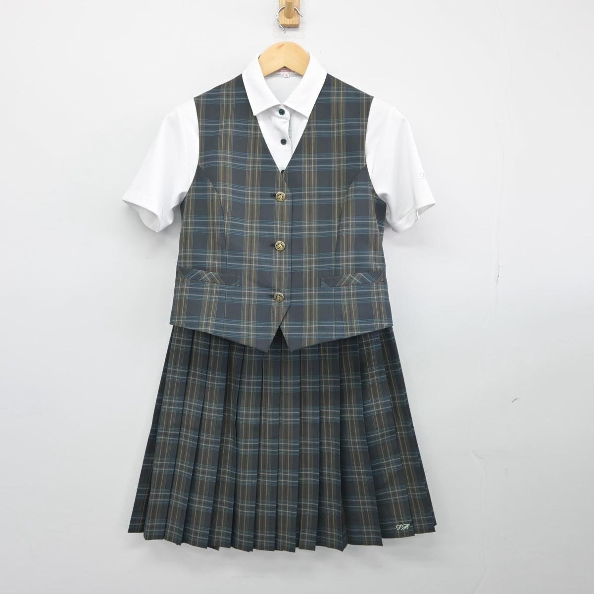 【中古制服】北海道 札幌西陵高等学校 女子制服 3点（ベスト・シャツ・スカート）sf026762【リサイクル学生服】 中古制服通販パレイド