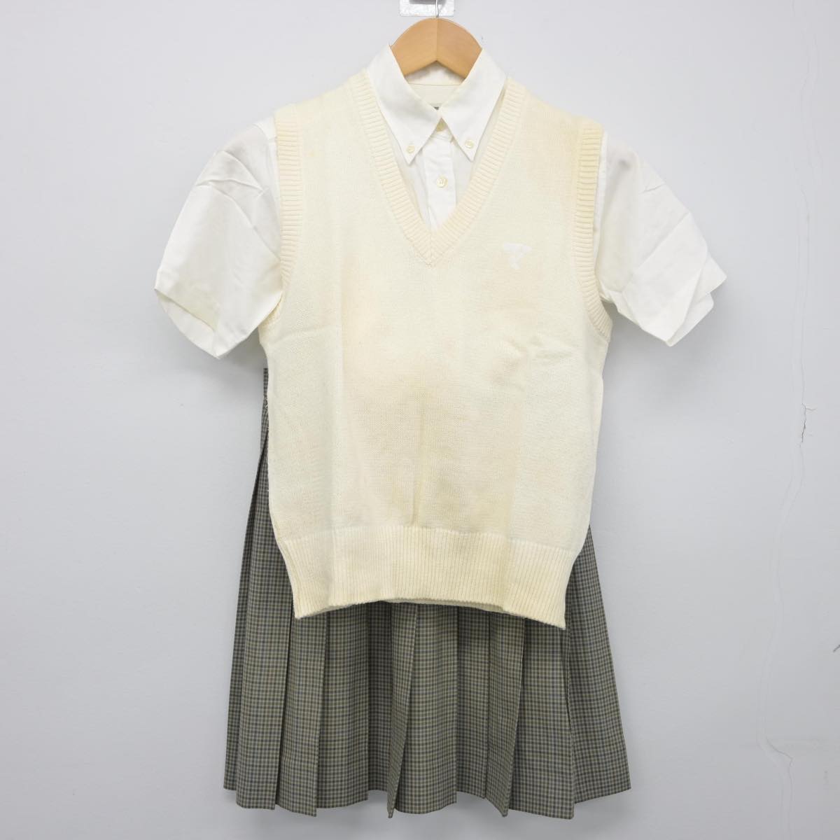 【中古制服】東京都 帝京高等学校旧モデル 女子制服 3点(シャツ・ニットベスト・スカート)sf026779【リサイクル学生服】 中古制服