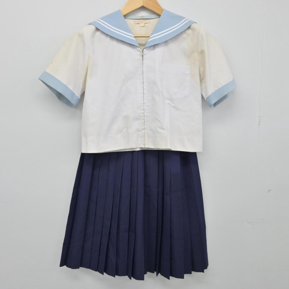 【中古制服】岐阜県 中京高等学校旧モデル 女子制服 2点（セーラー服・スカート）sf026789【リサイクル学生服】 中古制服通販パレイド