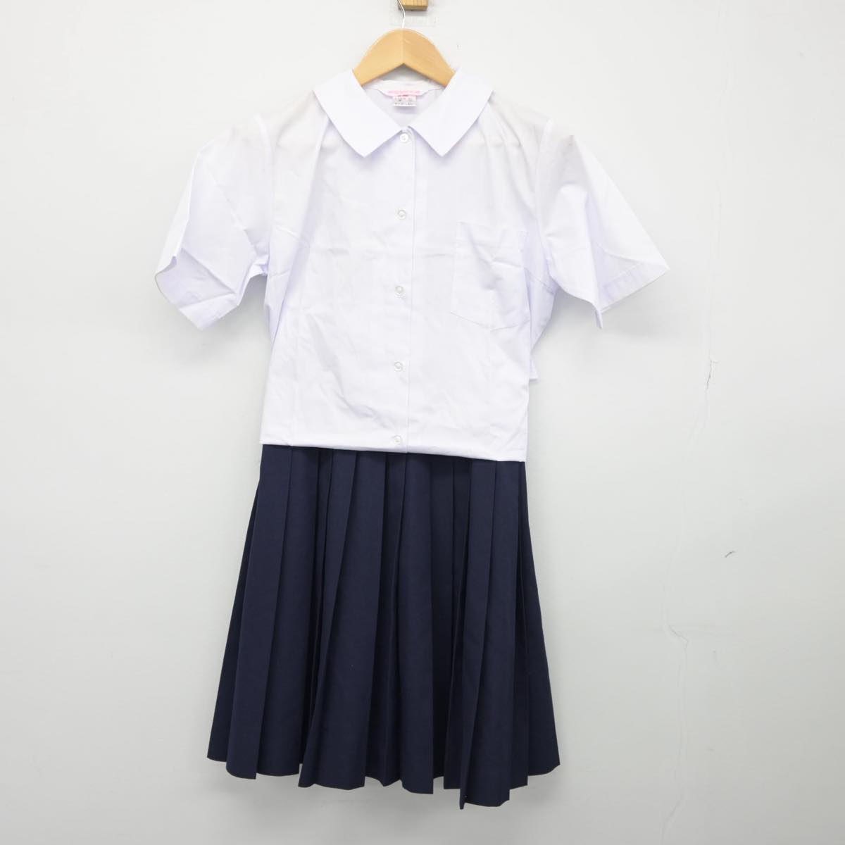 【中古制服】埼玉県 杉戸中学校 女子制服 2点(シャツ・スカート)sf026833【リサイクル学生服】 中古制服通販パレイド
