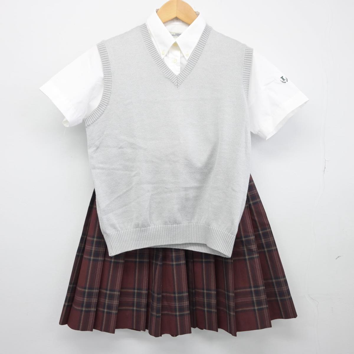 【中古制服】東京都 帝京高等学校 女子制服 3点（シャツ・ニットベスト・スカート）sf027101【リサイクル学生服】 中古制服通販パレイド