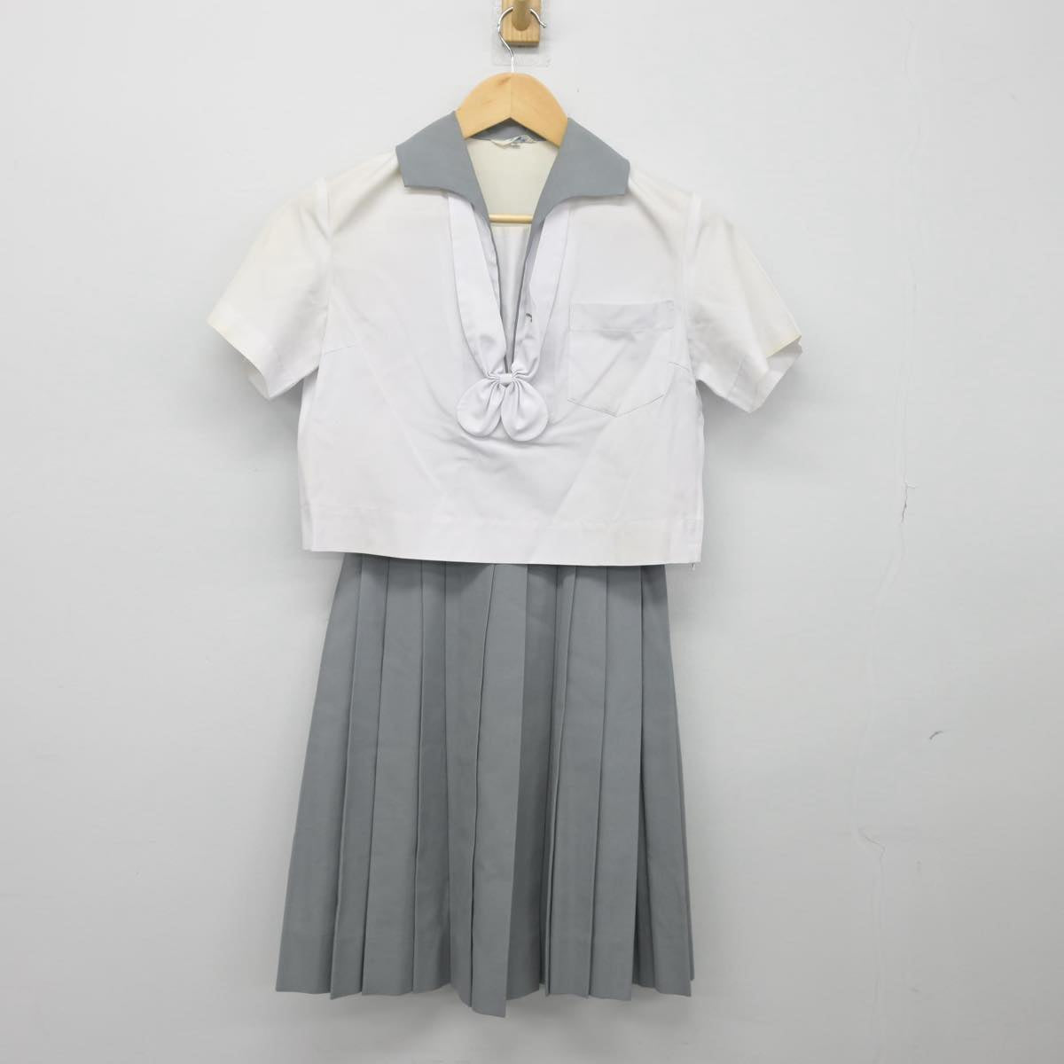 【中古制服】熊本県 京陵中学校 女子制服 3点（シャツ・スカート）sf027339【リサイクル学生服】 中古制服通販パレイド