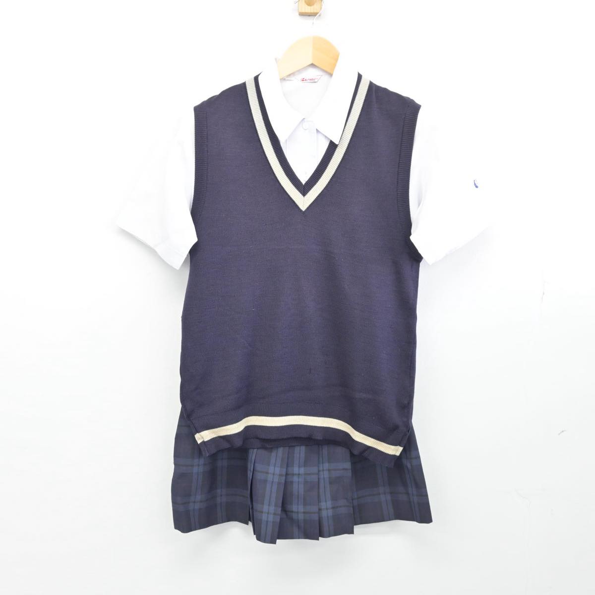 【中古制服】静岡県 加藤学園高等学校 女子制服 3点（ニットベスト・シャツ・スカート）sf027395【リサイクル学生服】 中古制服通販パレイド
