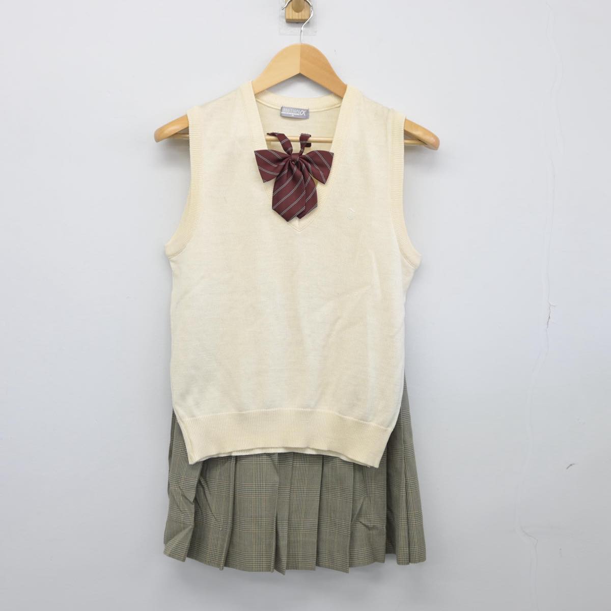 【中古制服】東京都 東洋高等学校 女子制服 3点（ニットベスト・スカート）sf027461【リサイクル学生服】 中古制服通販パレイド