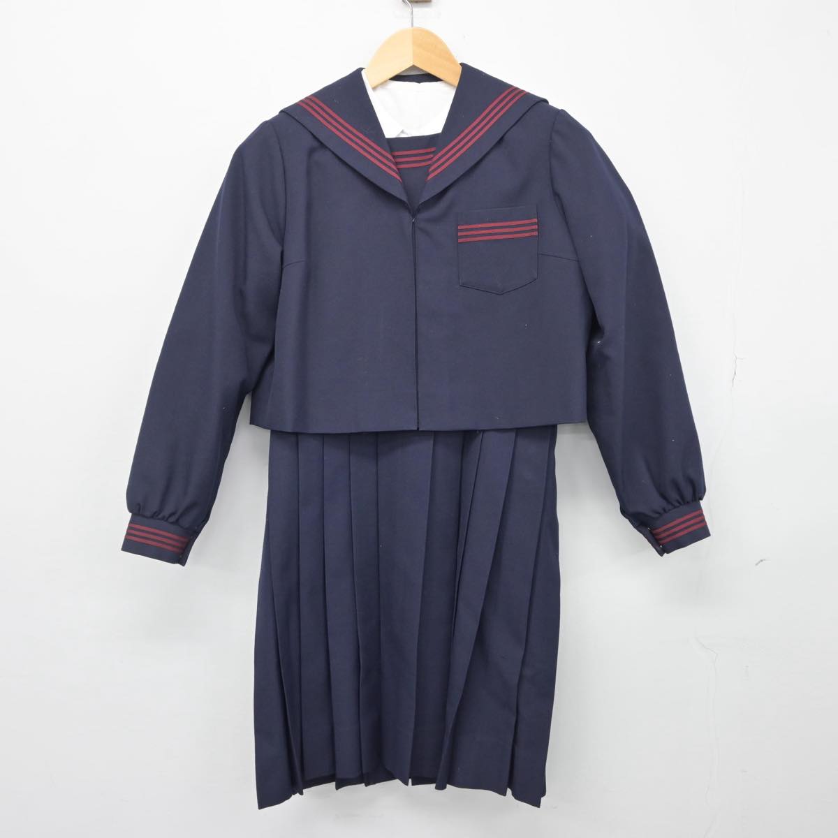 【中古制服】大分県 大分大学教育学部附属小学校 女子制服 4点(セーラー服・シャツ・ジャンパースカート)sf027797【リサイクル学生服