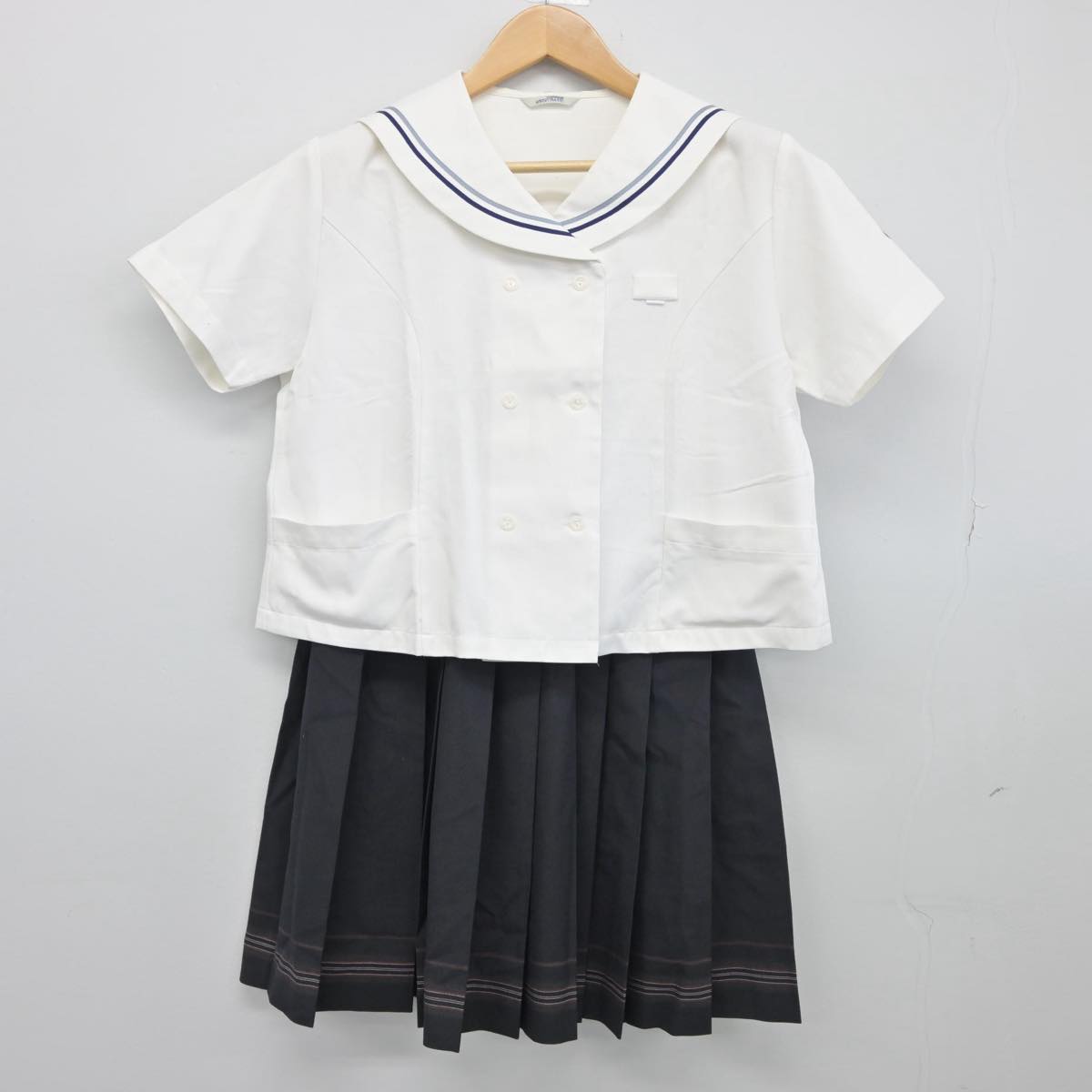 【中古制服】福岡県 福岡常葉高等学校 女子制服 2点（セーラー服・スカート）sf027810【リサイクル学生服】 中古制服通販パレイド
