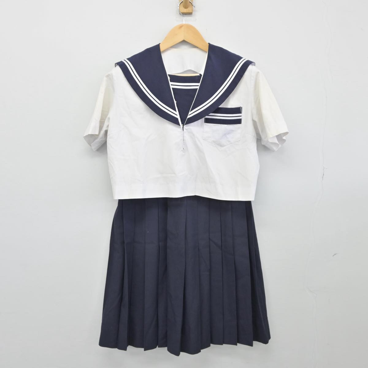 【中古制服】静岡県 御前崎市立浜岡中学校 女子制服 2点(セーラー服・スカート)sf027895【リサイクル学生服】 中古制服通販パレイド