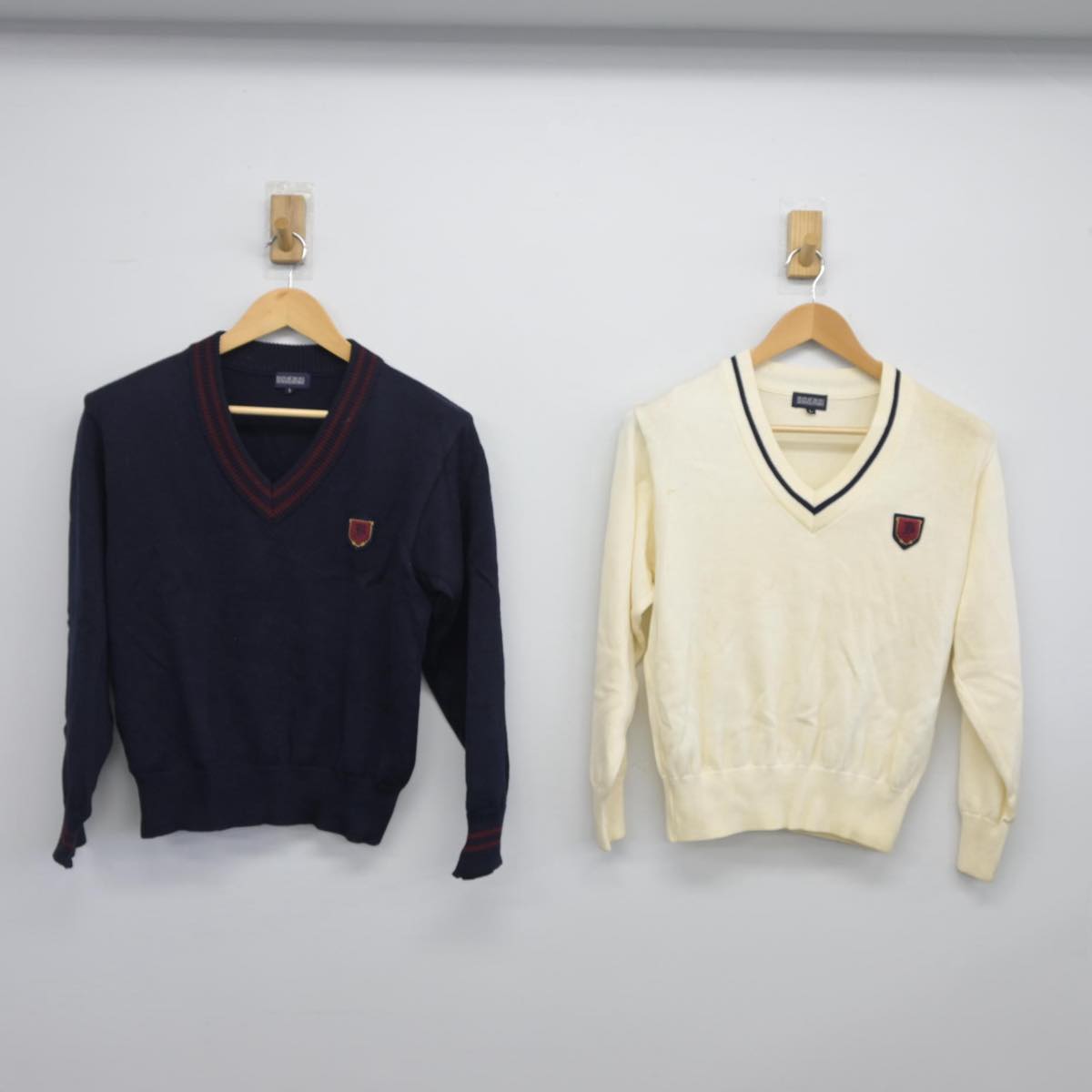 【中古制服】東京都 文教大学附属中学校・高等学校旧モデル 女子制服 2点(ニット)sf027935【リサイクル学生服】 中古制服通販パレイド
