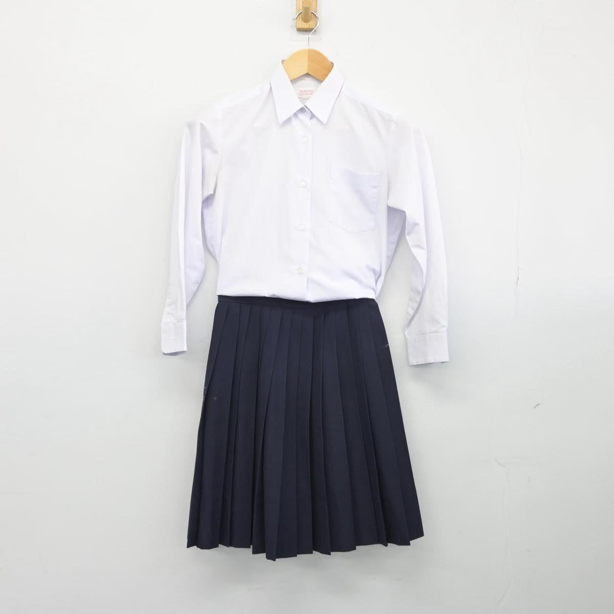 【中古制服】高知県 土佐中学校・高等学校 女子制服 2点（シャツ・スカート）sf028524【リサイクル学生服】 中古制服通販パレイド