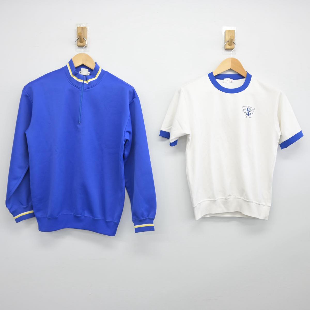 【中古制服】奈良県 片塩中学校 女子制服 2点(ジャージ 上・体操服 上)sf028739【リサイクル学生服】 中古制服通販パレイド