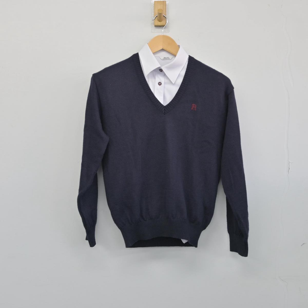 【中古制服】広島県 広陵高等学校 女子制服 2点（ニット・シャツ）sf028829【リサイクル学生服】 中古制服通販パレイド