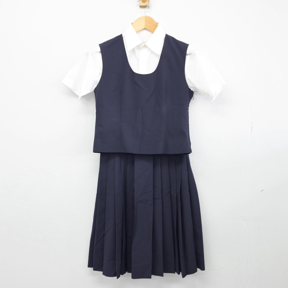 【中古制服】東京都 杉並区立井草中学校 女子制服 3点（ベスト・シャツ・スカート）sf028956【リサイクル学生服】 中古制服通販パレイド