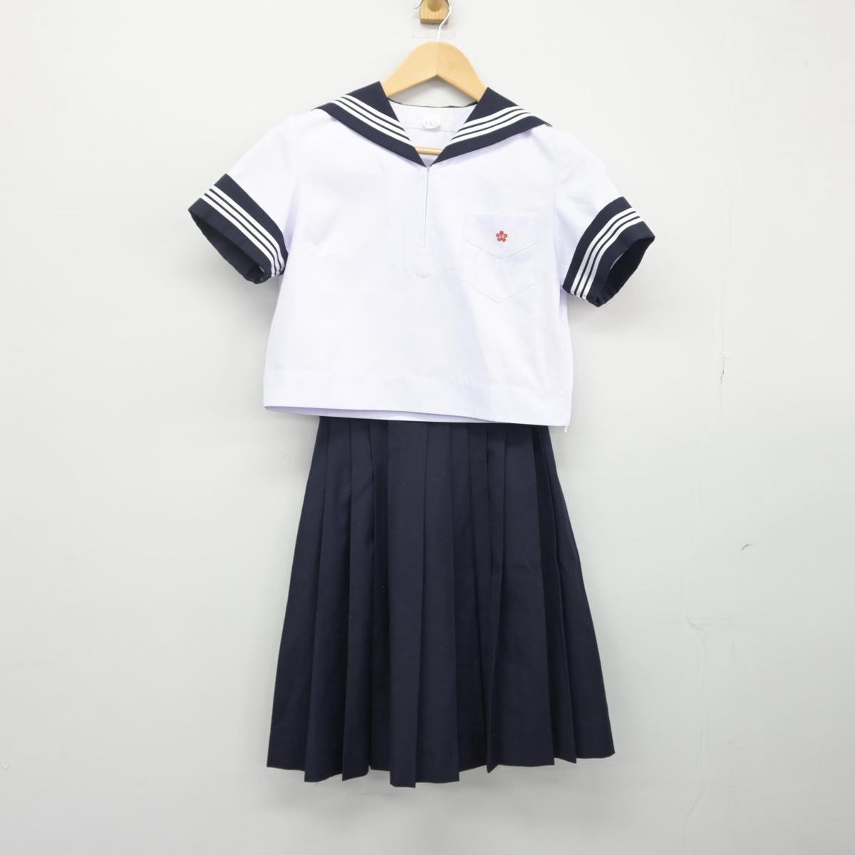 【中古制服】神奈川県 神奈川学園中学・高等学校 女子制服 3点（セーラー服・スカート）sf029055【リサイクル学生服】 中古制服通販パレイド