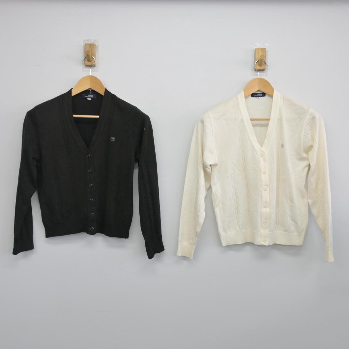 【中古】千葉県 八千代松蔭高等学校 女子制服 2点（ニット・ニット）sf029434 中古制服通販パレイド