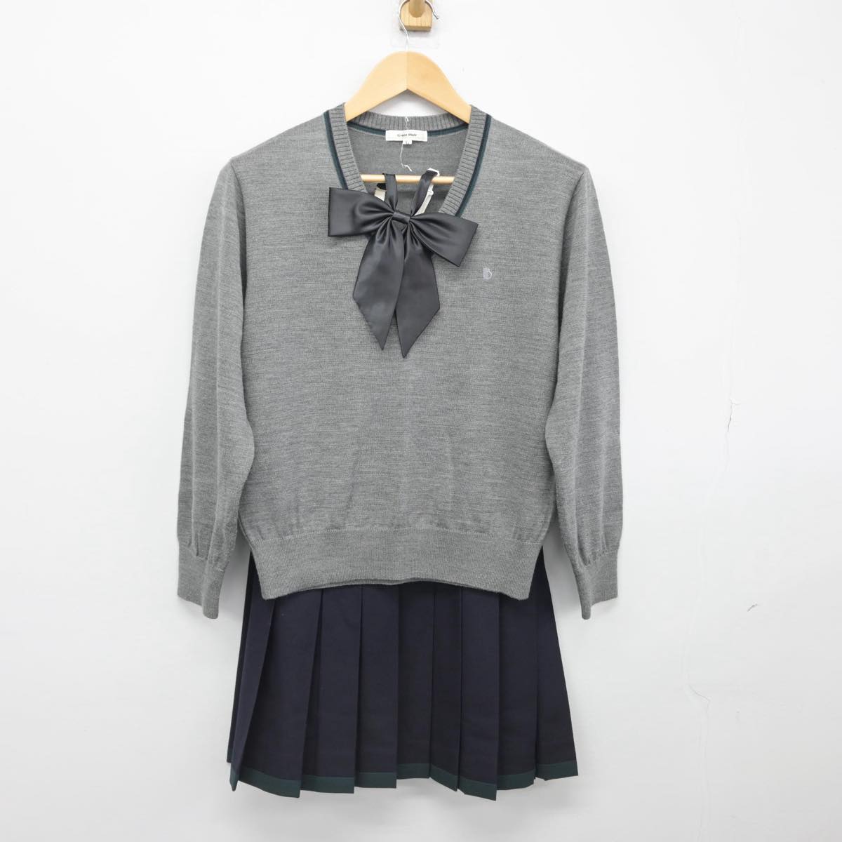 【中古】東京都 文京学院大学女子中学校・高等学校 女子制服 3点（ニット・スカート）sf029817 中古制服通販パレイド
