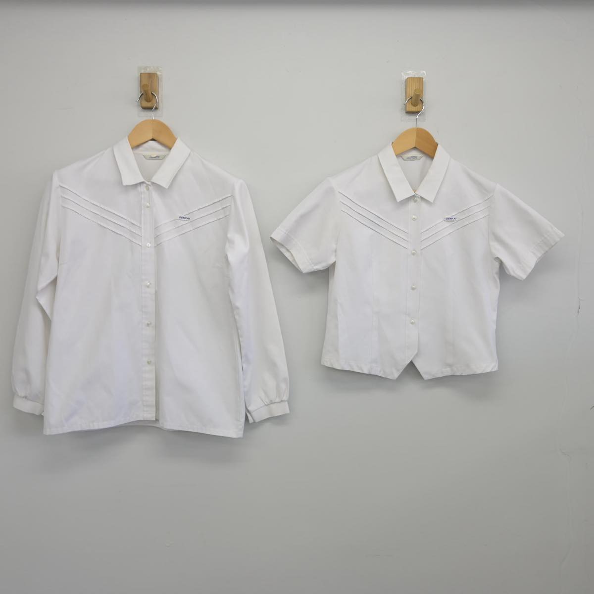 【中古】福岡県 玄界高等学校 女子制服 2点（シャツ・シャツ）sf029911 中古制服通販パレイド