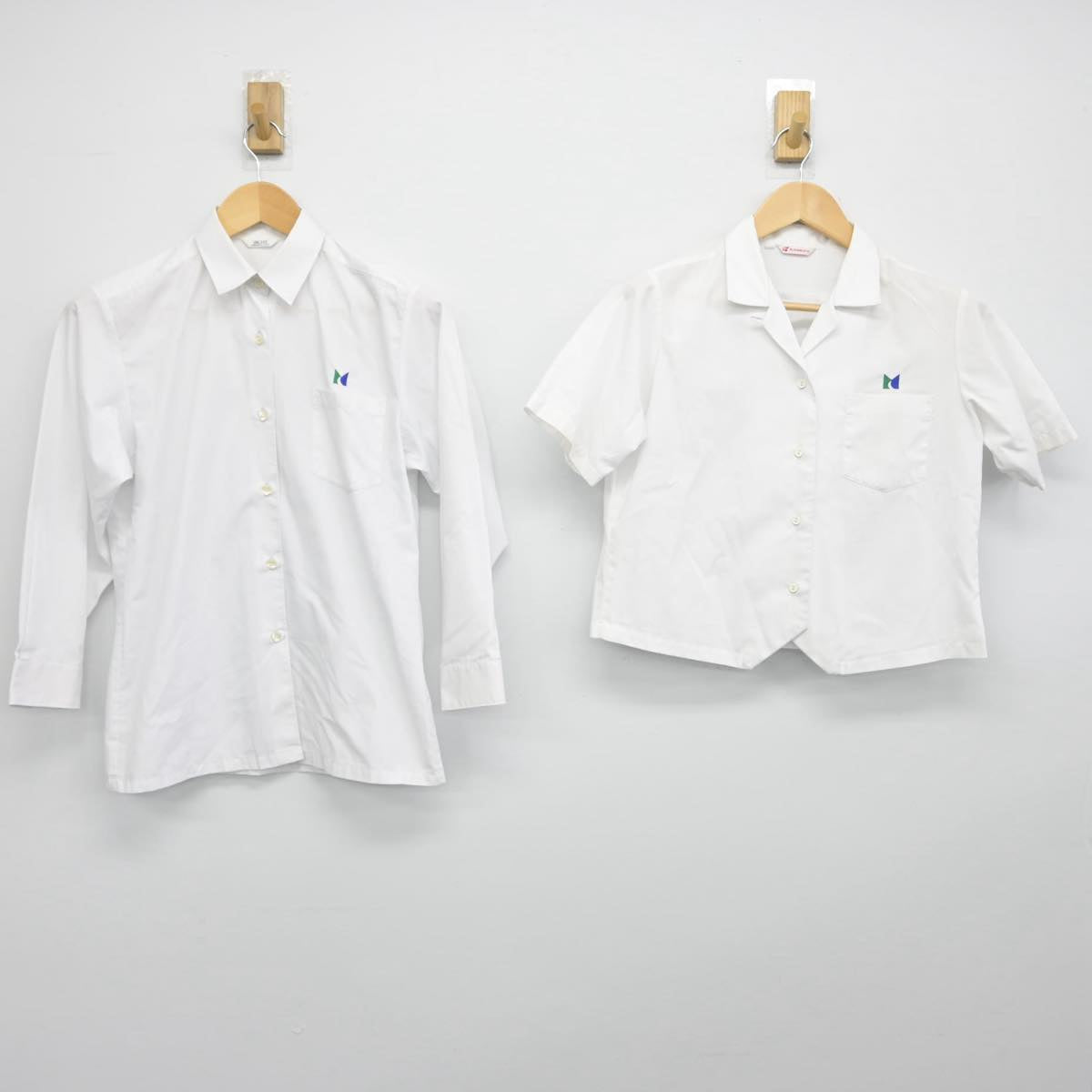 【中古】広島県 広島総合教育専門学校 女子制服 2点（シャツ・シャツ）sf029957 中古制服通販パレイド