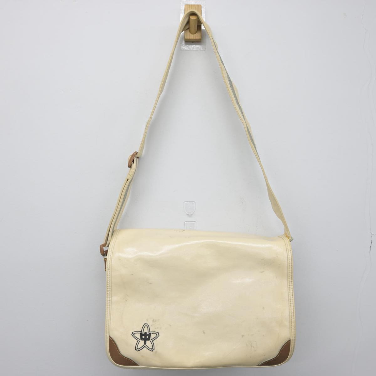 【中古】徳島県 吉野中学校 女子制服 1点（カバン）sf030462 中古制服通販パレイド