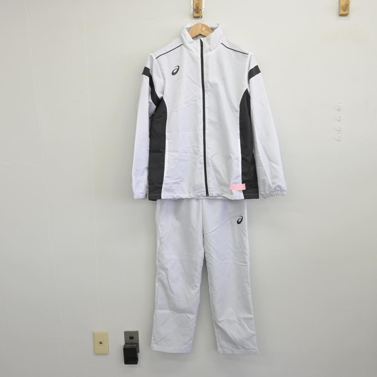 【中古】神奈川県 綾瀬市立城山中学校 女子バスケットボール部 女子制服 2点(部活ユニフォーム 上・部活ユニフォーム 下)sf030552