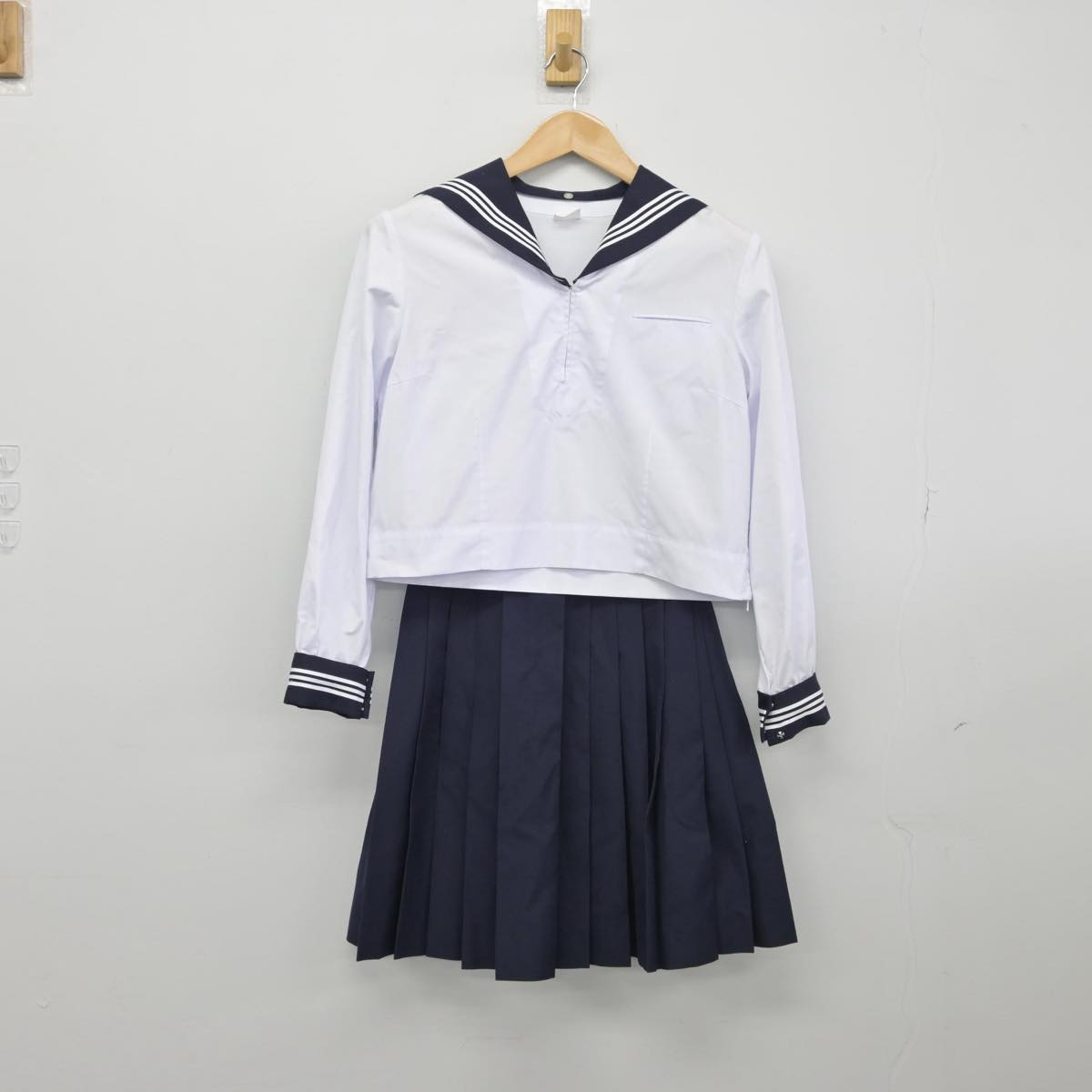 【中古】東京都 都立駒場高等学校 女子制服 3点（セーラー服・セーラー服・スカート）sf030644 中古制服通販パレイド