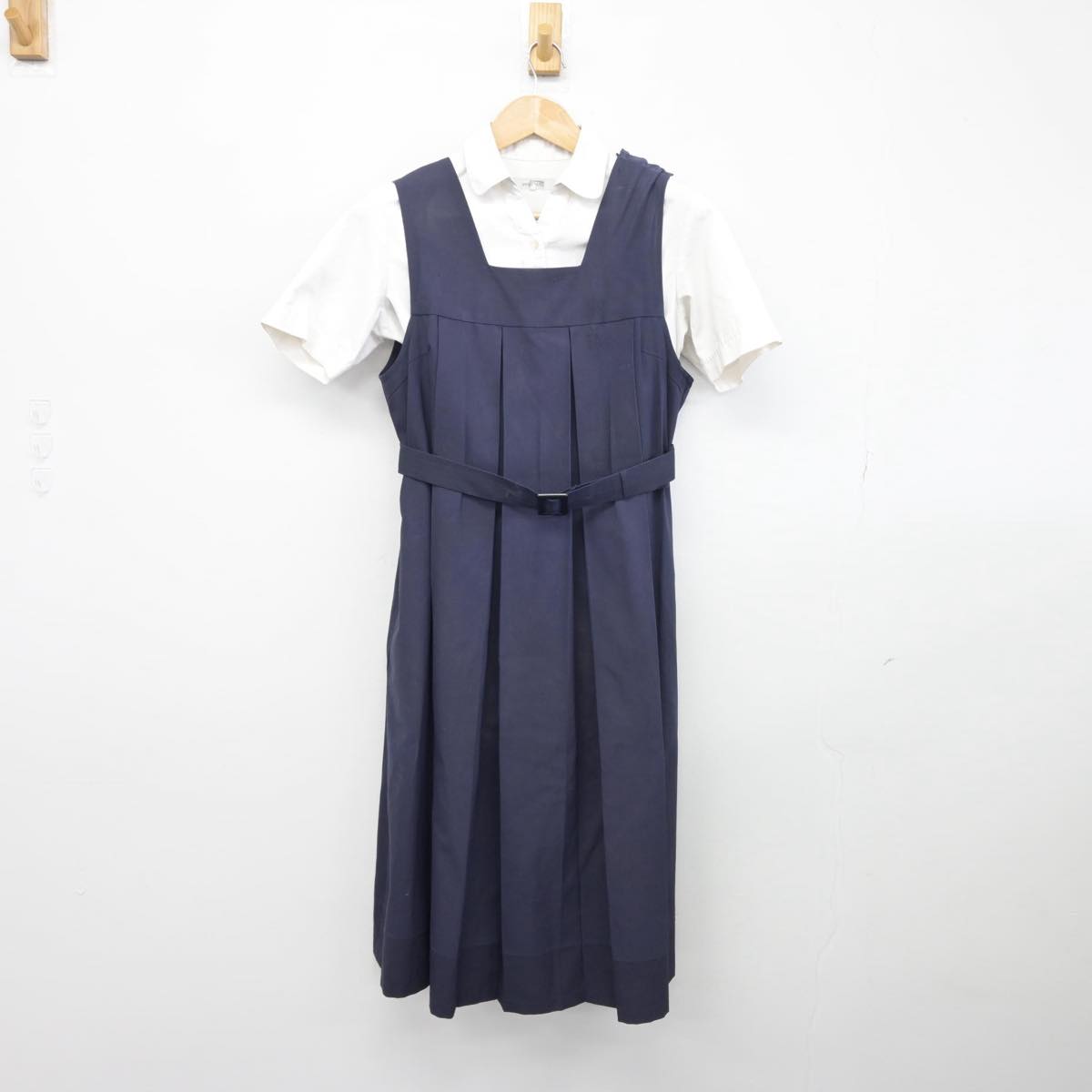 【中古】福岡県 福岡雙葉中学校・高等学校 女子制服 2点（シャツ・ジャンパースカート）sf030699 中古制服通販パレイド