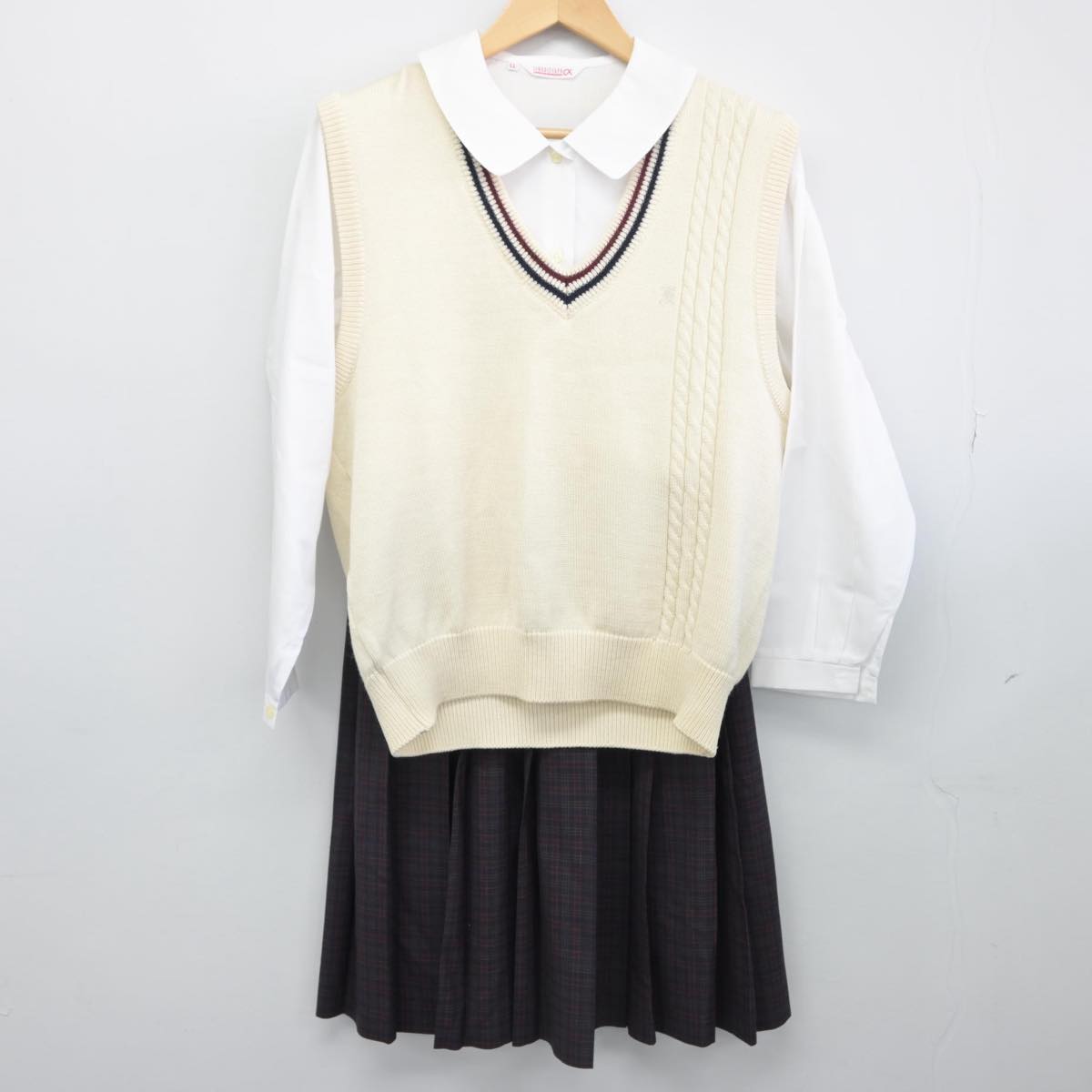 【中古】兵庫県 香寺高等学校 女子制服 3点（ニットベスト・シャツ・スカート）sf030994 中古制服通販パレイド