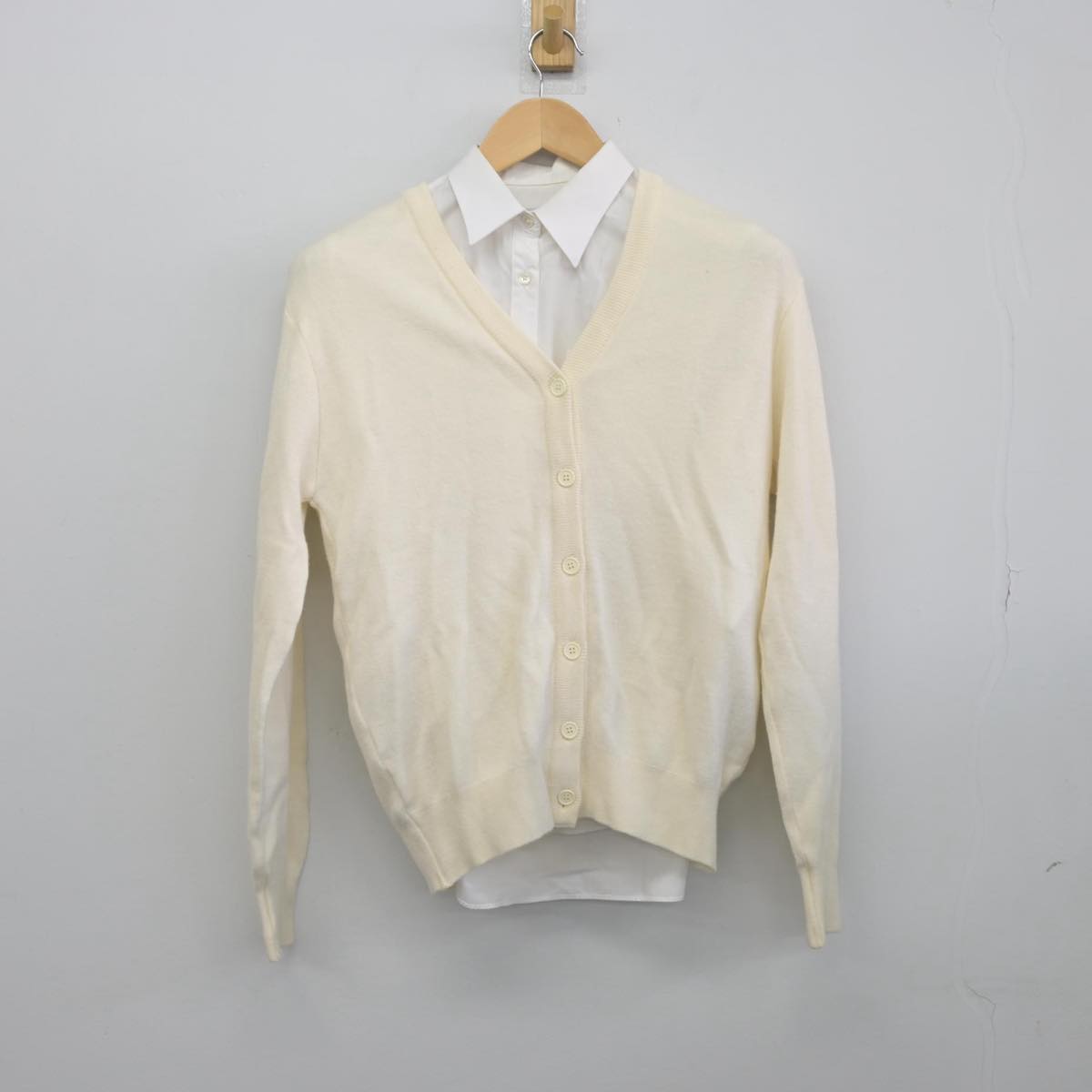 【中古】福岡県 常葉高等学校 女子制服 4点(ニット・シャツ)sf031330 中古制服通販パレイド