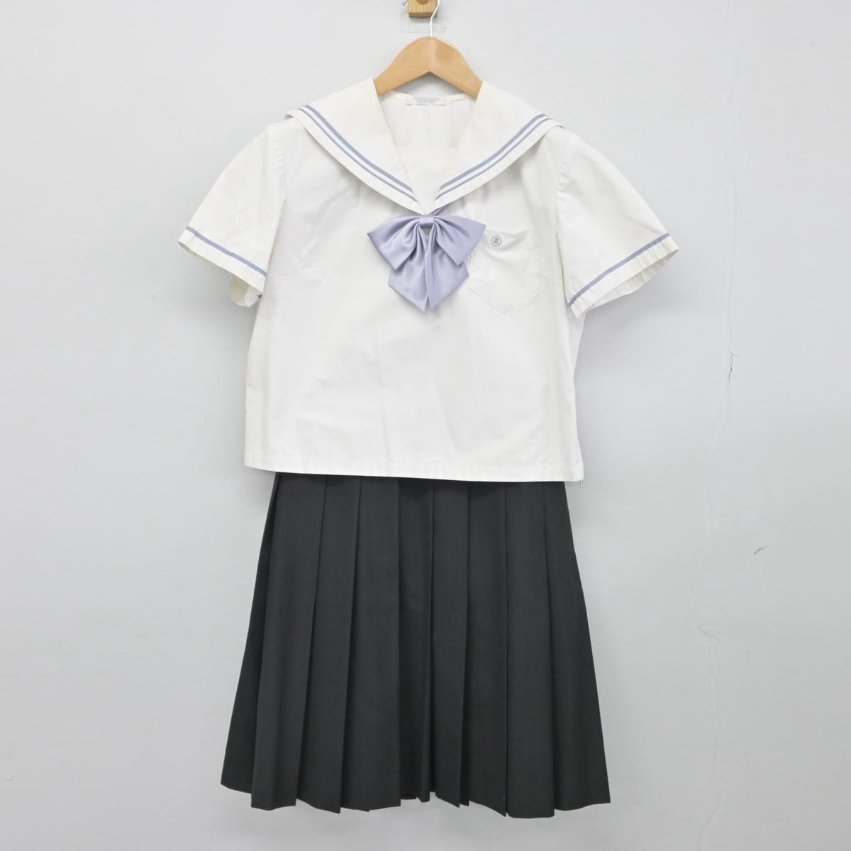 【中古】愛知県 名古屋女子大学高等学校 女子制服 3点（セーラー服・スカート）sf031369 中古制服通販パレイド