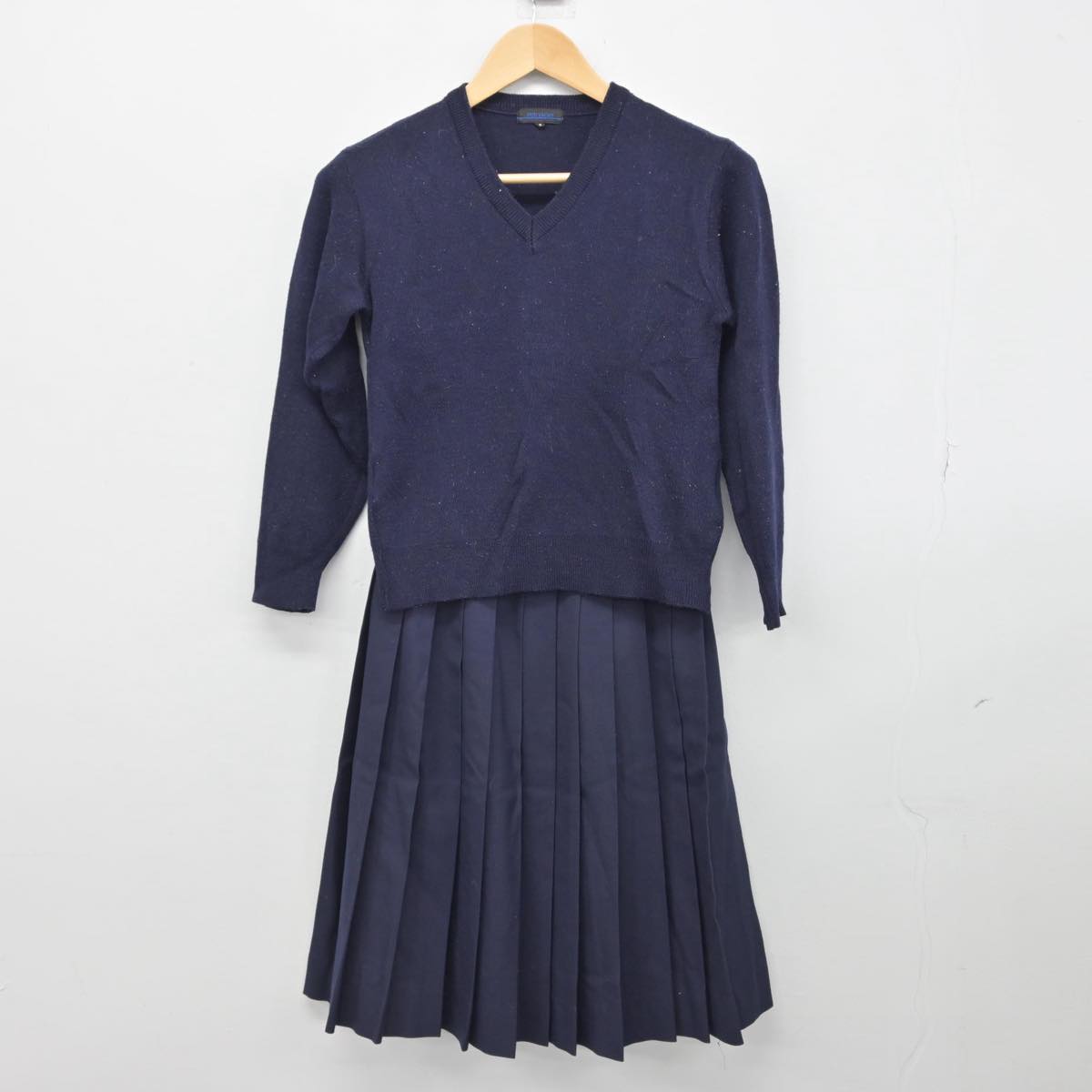 【中古】秋田県 能代高等学校 女子制服 2点（ニット・スカート）sf031389 中古制服通販パレイド