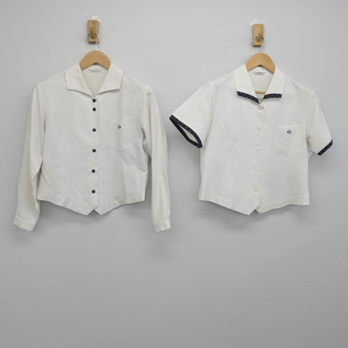 【中古】愛知県 蒲郡東高等学校 女子制服 2点（シャツ・シャツ）sf031433 中古制服通販パレイド