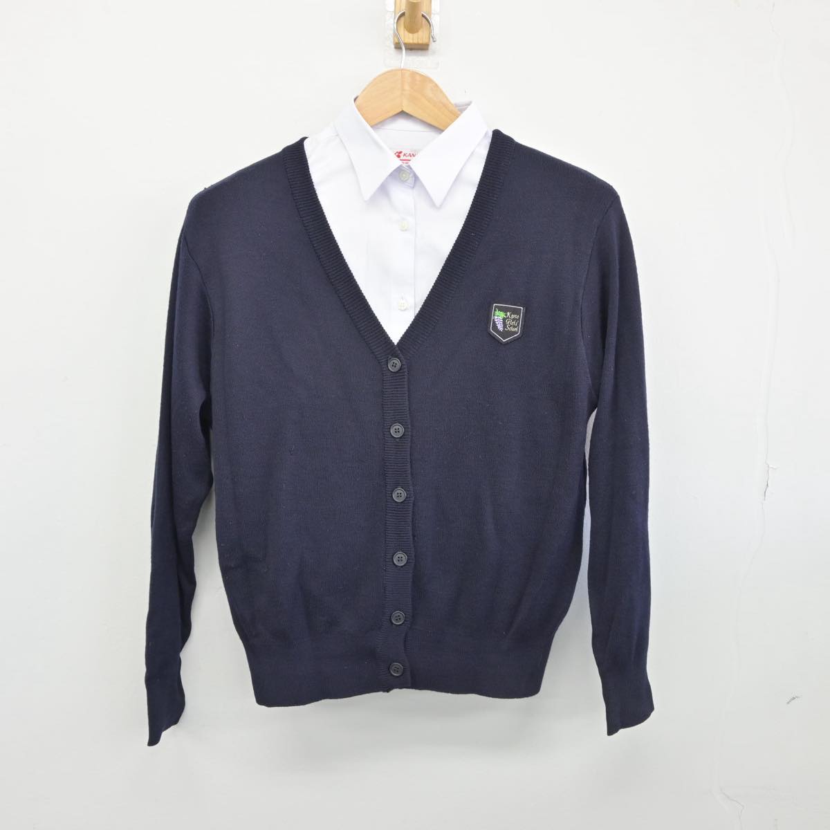 【中古】京都府 京都女子中学校・高等学校 女子制服 2点（ニット・シャツ）sf031529 中古制服通販パレイド