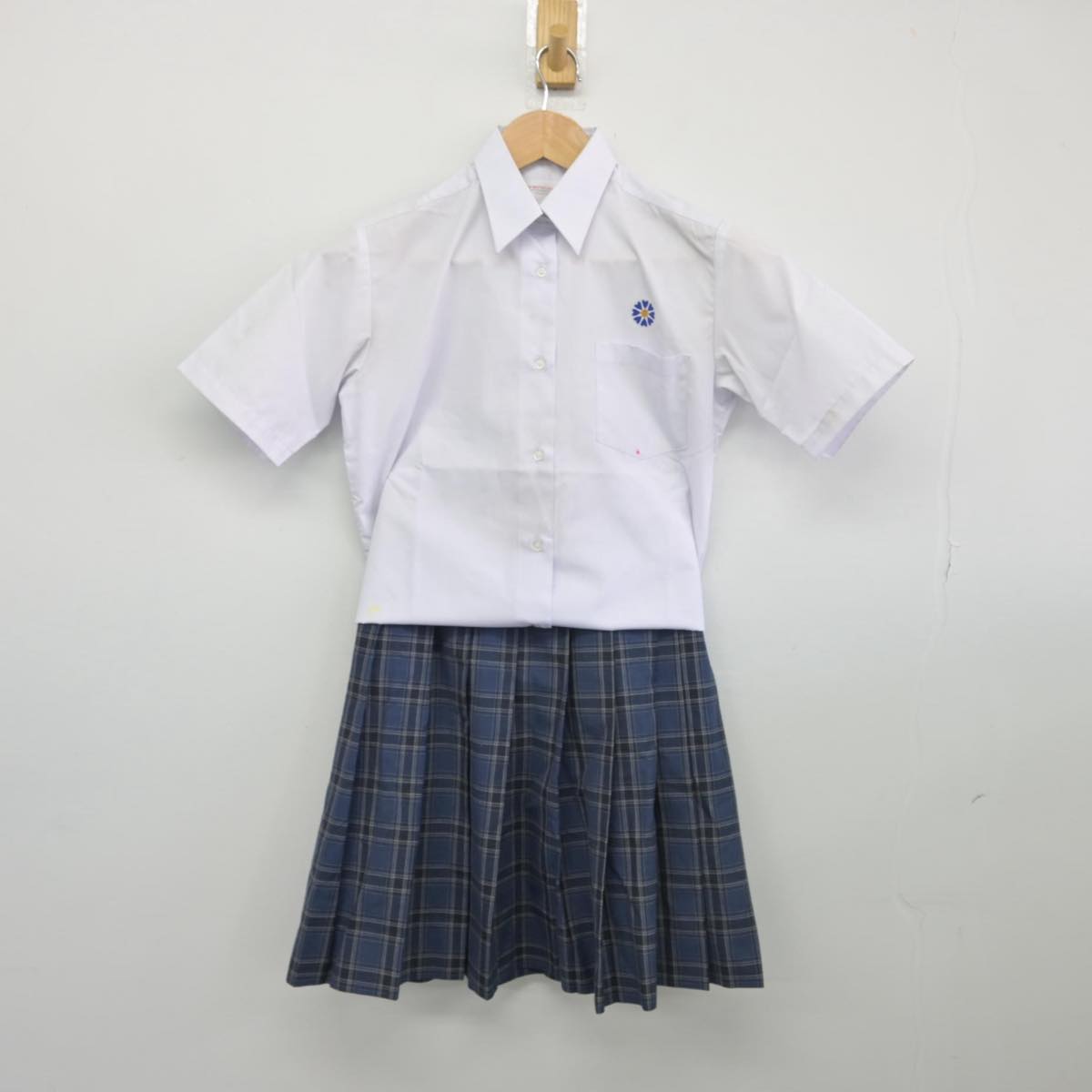 【中古】京都府 開睛小中学校 女子制服 2点（シャツ・スカート）sf031545 中古制服通販パレイド