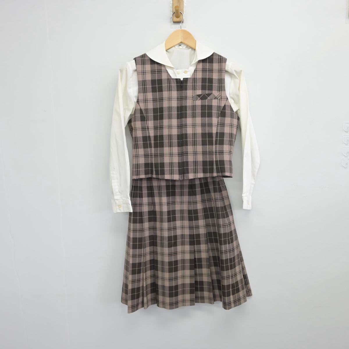 【中古】福島県 福島県立郡山高等学校 女子制服 3点（ベスト・シャツ・スカート）sf031892 中古制服通販パレイド