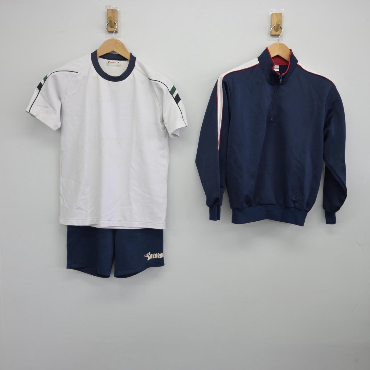 【中古】熊本県 熊本市立桜木中学校 女子制服 3点（体操服 上・ジャージ 上・体操服 下）sf031906 中古制服通販パレイド