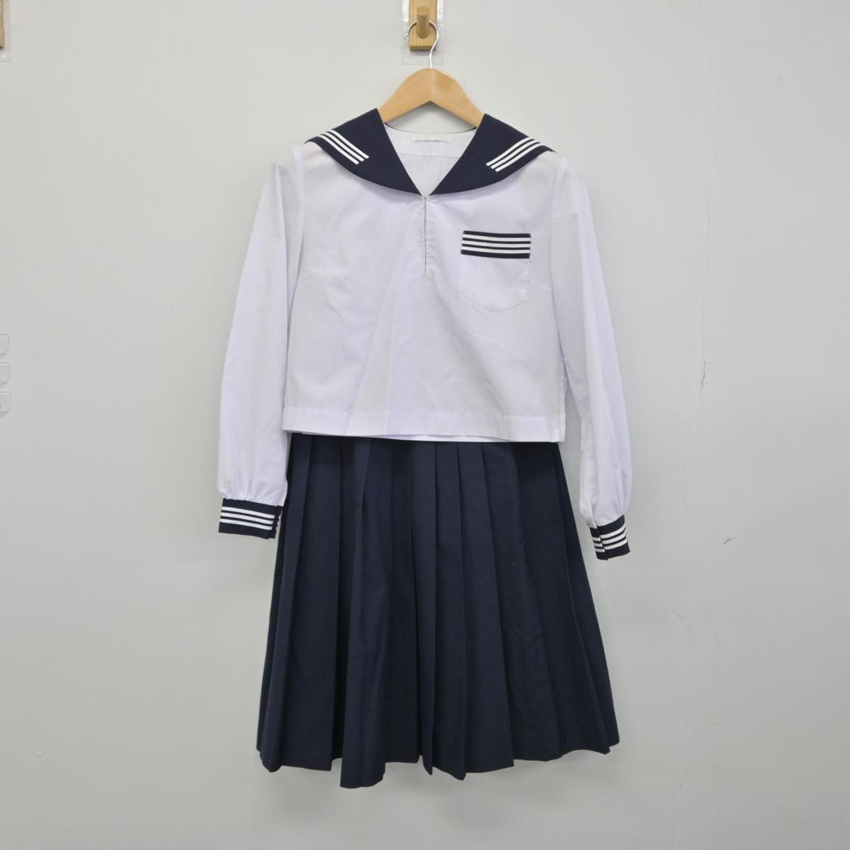 【中古】茨城県 鉾田第二高等学校 女子制服 3点（セーラー服・セーラー服・スカート）sf032024 中古制服通販パレイド