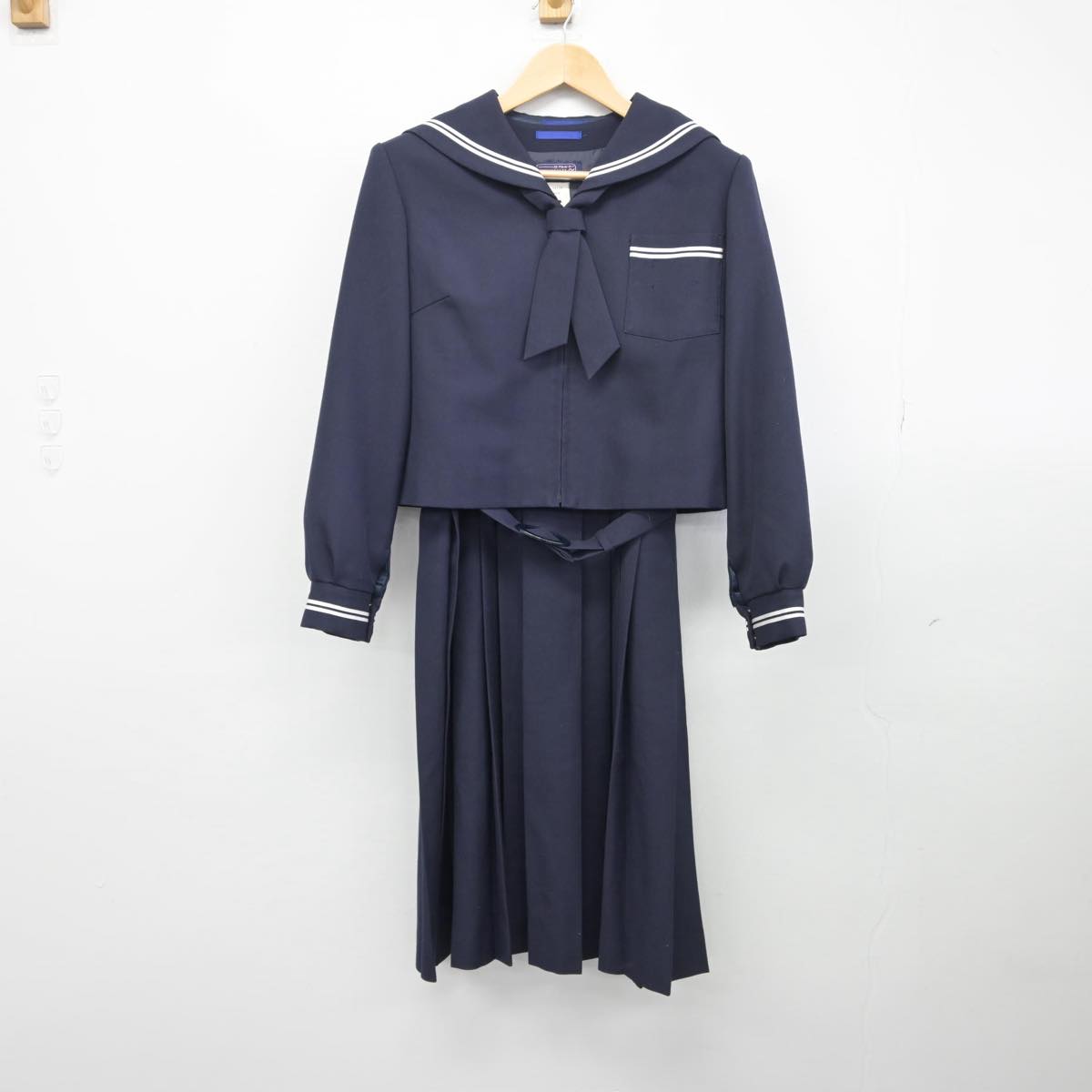 【中古】茨城県 土浦第二中学校 女子制服 2点（セーラー服・ジャンパースカート）sf032252 中古制服通販パレイド