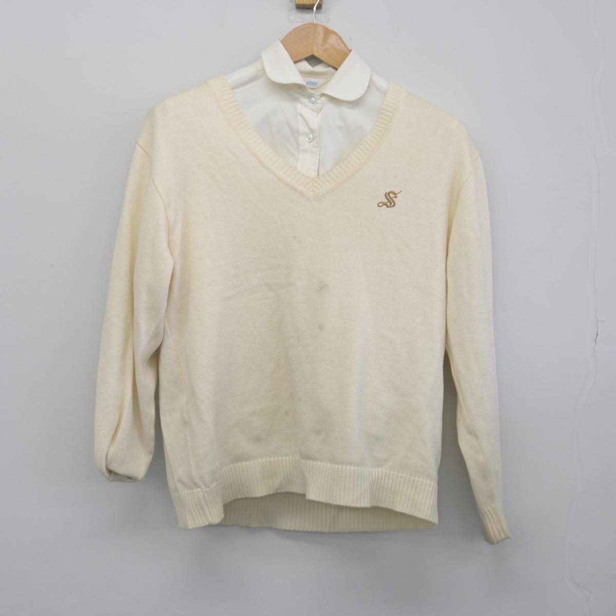 【中古】栃木県 作新学院高等学校 女子制服 4点（ニット・シャツ）sf032265 中古制服通販パレイド