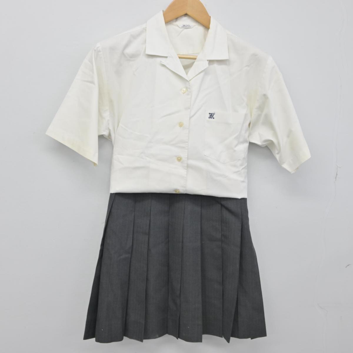 【中古】岐阜県 可児高等学校 女子制服 2点（シャツ・スカート）sf032450 中古制服通販パレイド