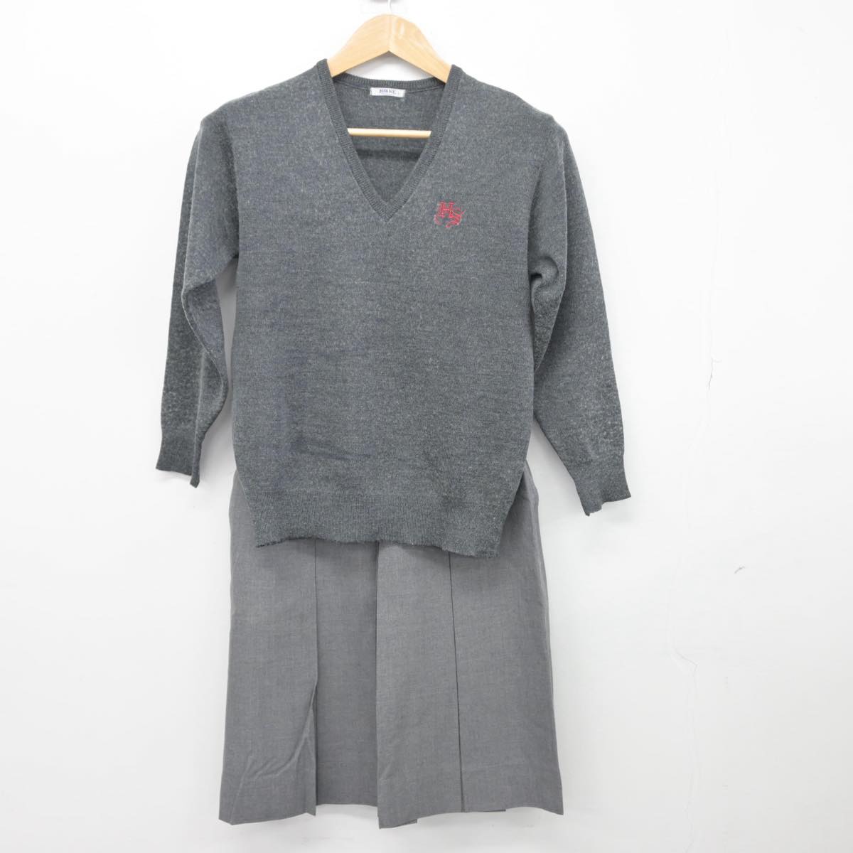 【中古】大阪府 初芝高等学校 女子制服 2点(ニット・スカート)sf032474 中古制服通販パレイド