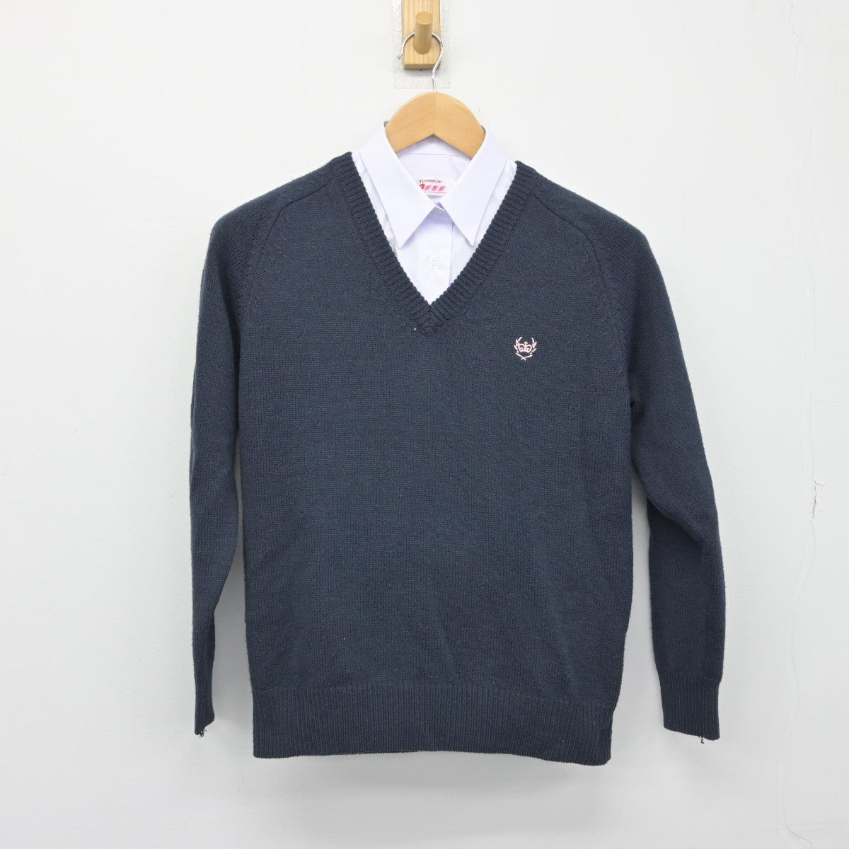 【中古】埼玉県 北陽中学校 女子制服 2点（ニット・シャツ）sf033133 中古制服通販パレイド