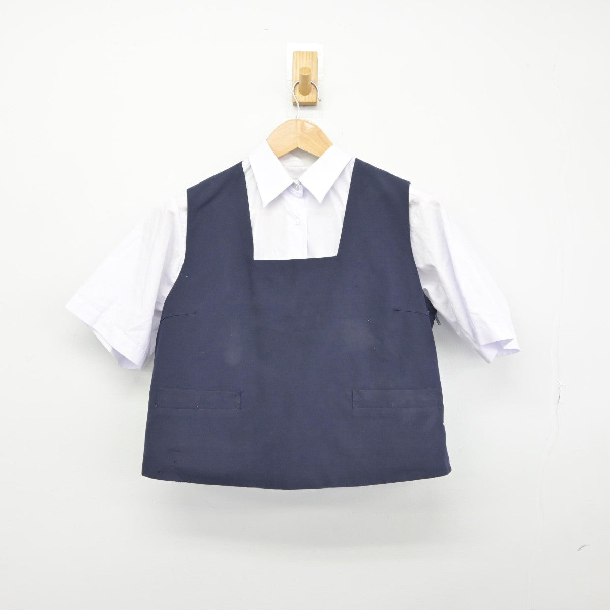 【中古】埼玉県 伊奈学園総合高等学校 女子制服 2点（ベスト・シャツ）sf033259 中古制服通販パレイド