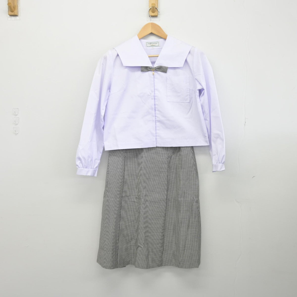 【中古】鹿児島県 鹿児島中央高等学校 女子制服 4点（シャツ・スカート）sf033293 中古制服通販パレイド