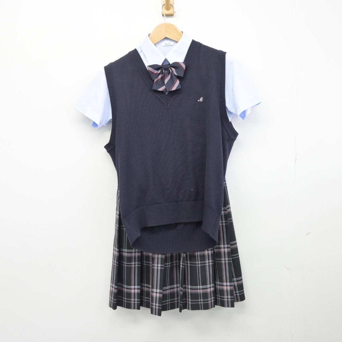 【中古】千葉県 千葉明徳高等学校 女子制服 4点（ニットベスト・シャツ・スカート）sf033406 中古制服通販パレイド