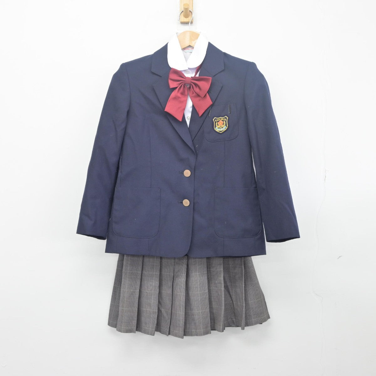 【中古】大阪府 岸和田市立土生中学校 女子制服 4点（ブレザー・シャツ・スカート）sf033472 中古制服通販パレイド