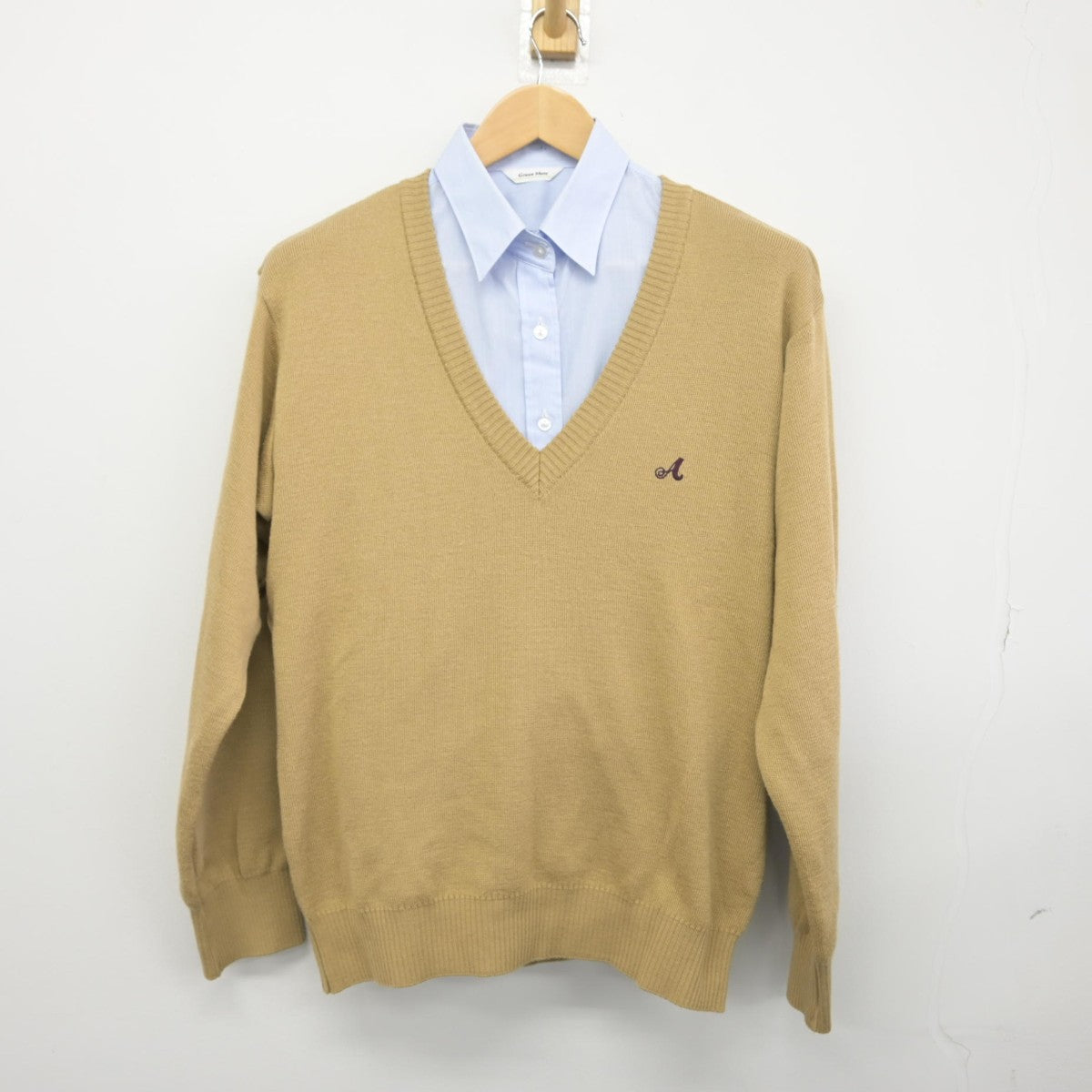 【中古】茨城県 愛国学園大学附属龍ケ崎高等学校 女子制服 3点（ニット・シャツ）sf033520 中古制服通販パレイド