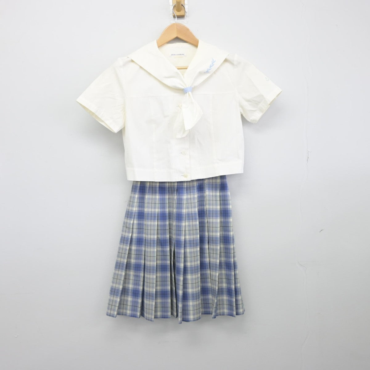 【中古】愛知県 名城大学附属高等学校 女子制服 2点（シャツ・スカート）sf033729 中古制服通販パレイド