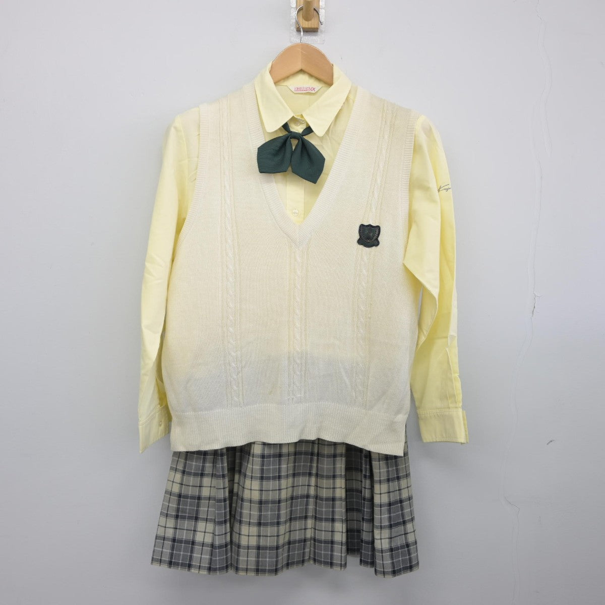 【中古】東京都 錦城高等学校 女子制服 4点（ニットベスト・シャツ・スカート）sf033995 中古制服通販パレイド
