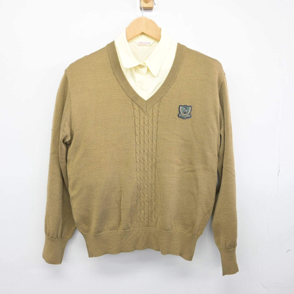 【中古】東京都 錦城高等学校 女子制服 2点（ニットベスト・シャツ）sf033999 中古制服通販パレイド